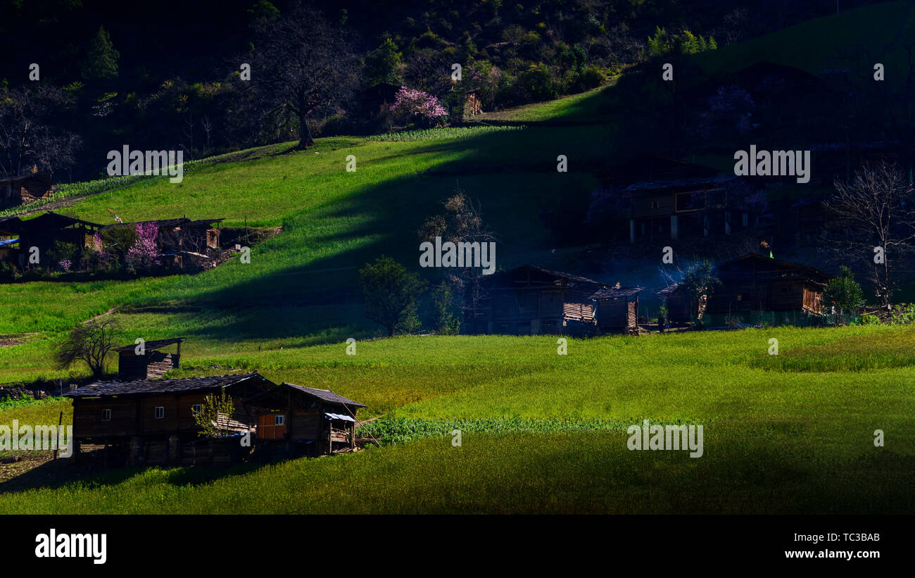 Luo village hi-res stock photography and images - Alamy