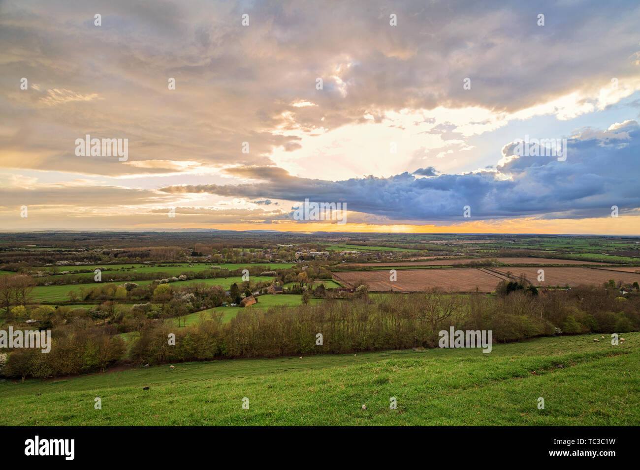 Nature scenics hills england hi-res stock photography and images - Alamy