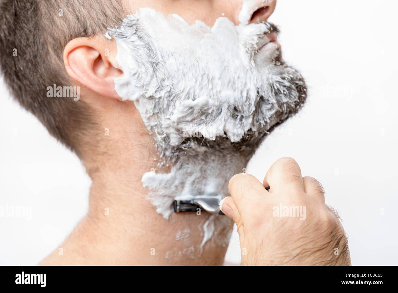 Man shaving razor hi-res stock photography and images - Alamy
