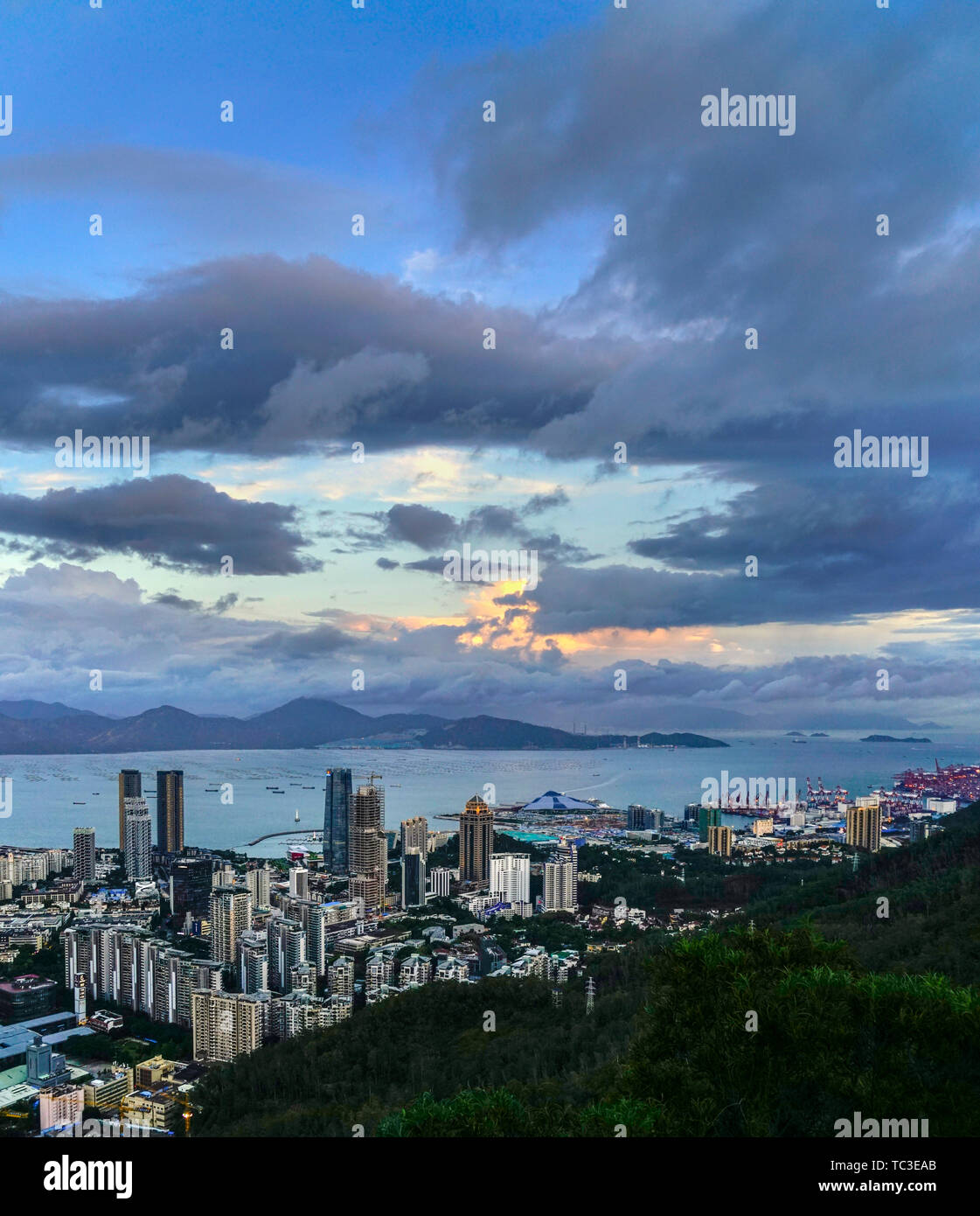 Shenzhen port scenery Stock Photo - Alamy