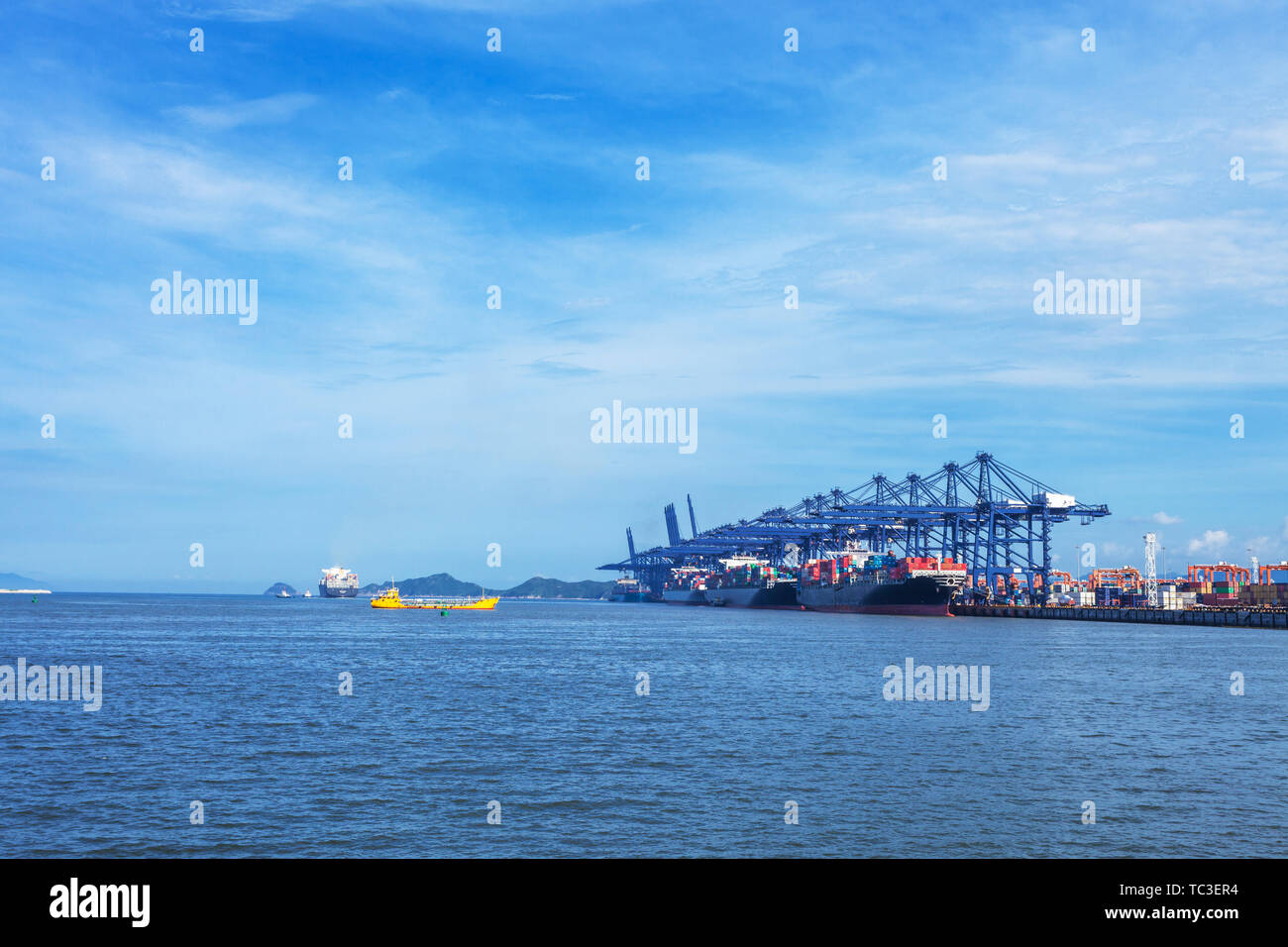 Waters no man ship and sea transport system hi-res stock photography ...