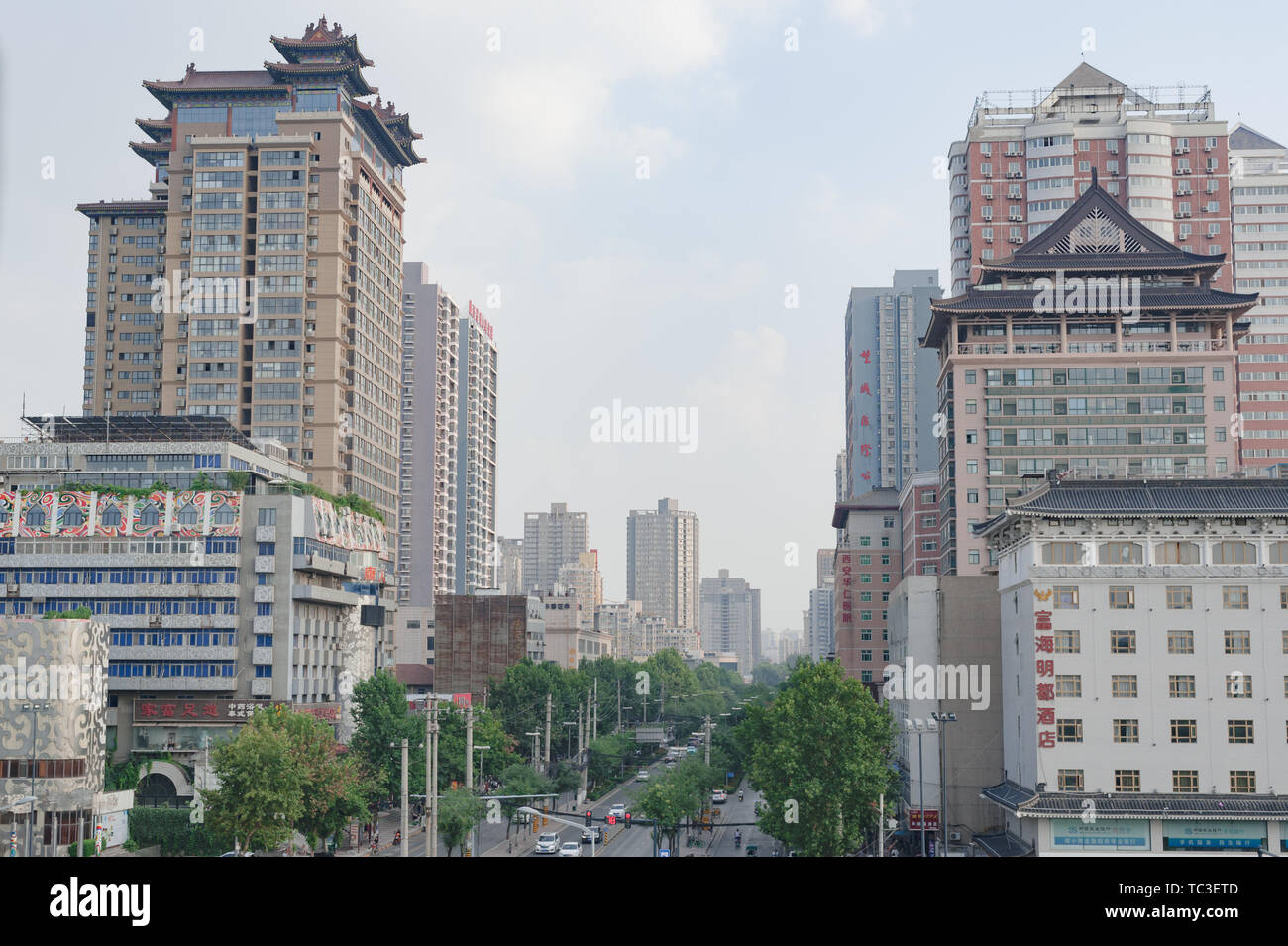 Xian landmarks and ancient buildings hi-res stock photography and ...