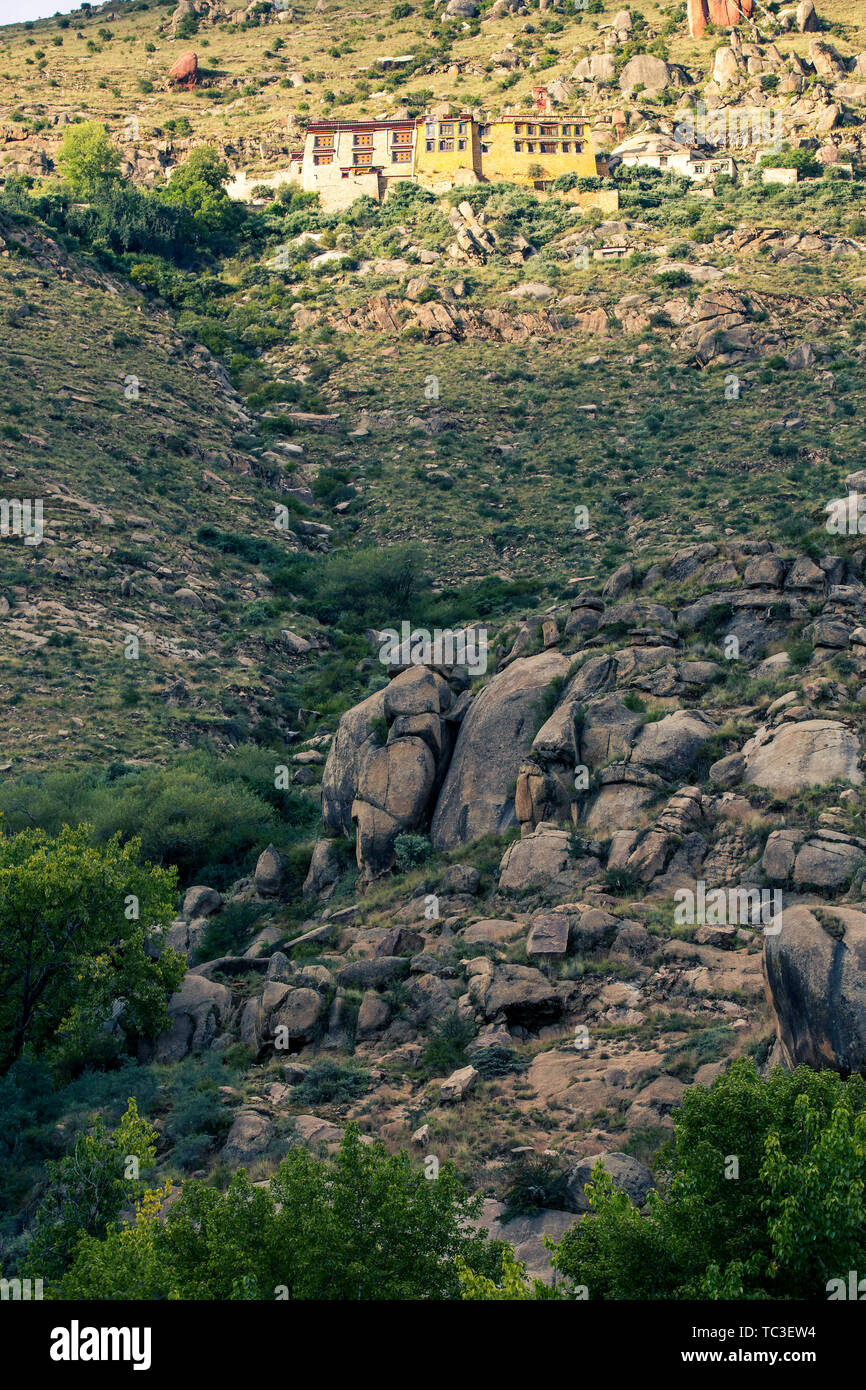 Sera temple hi-res stock photography and images - Alamy