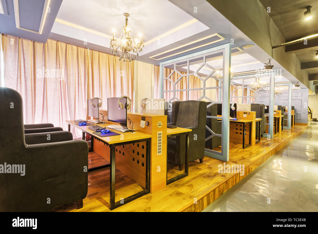 Modern Internet cafe interior Stock Photo - Alamy