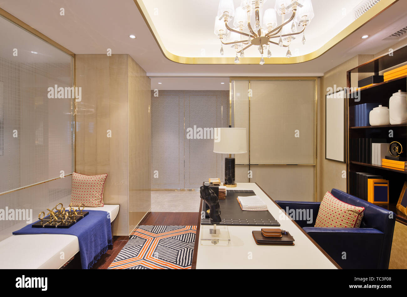 Interior luxury study hi-res stock photography and images - Alamy