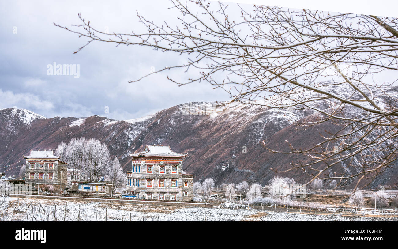 Scenery of Xindu Bridge in Kangding Tibetan District Stock Photo - Alamy