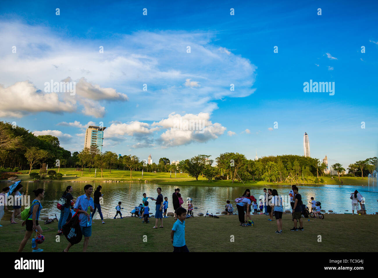 Leisure people in Shenzhen nectar park Stock Photo - Alamy