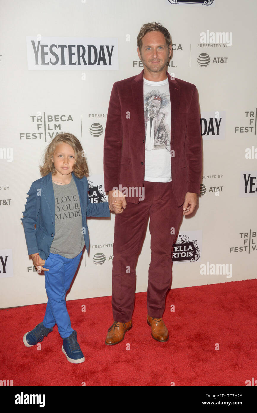 Noah rev maurer hi-res stock photography and images - Alamy