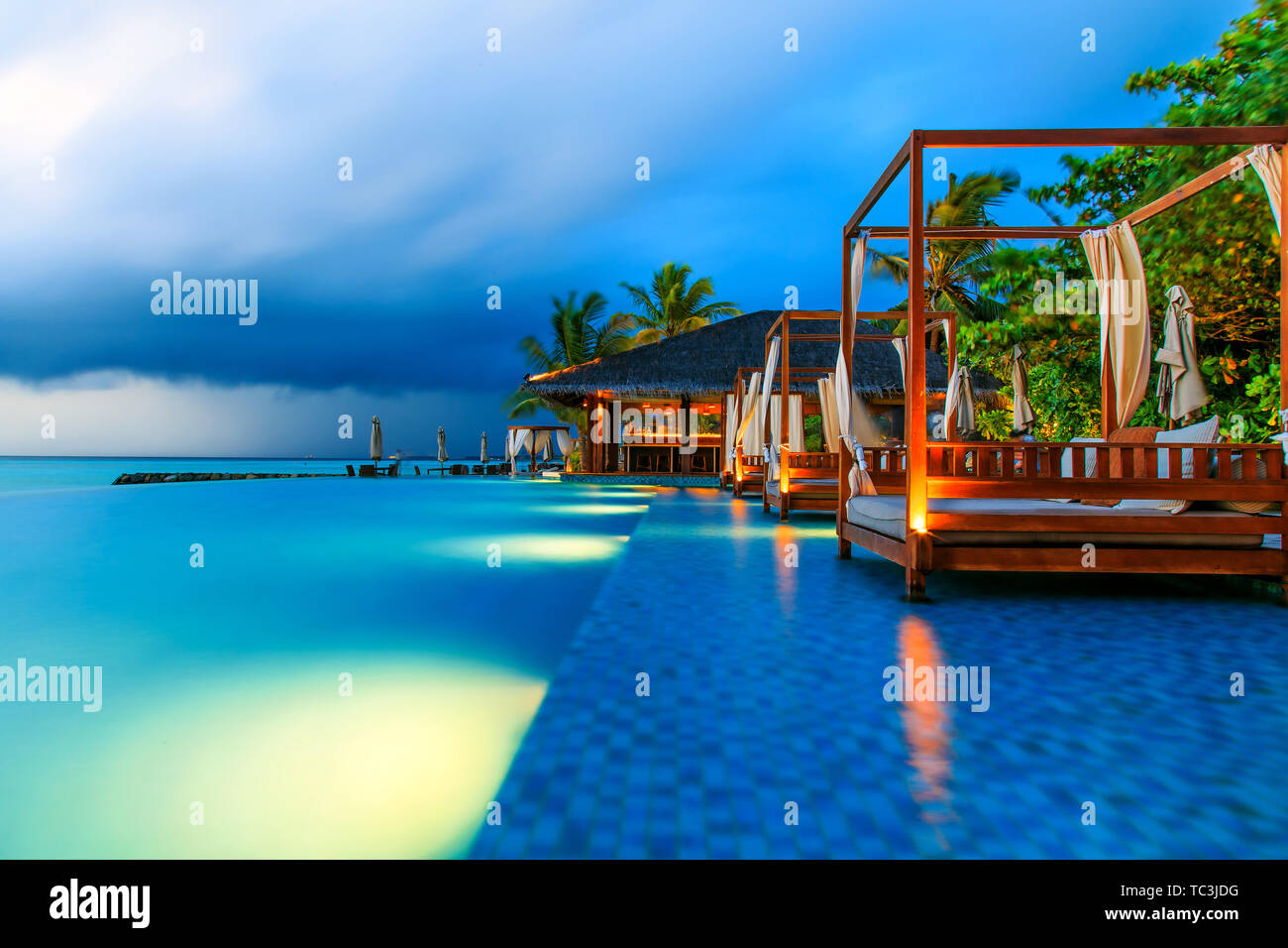 Beautiful sunrise in Maldives Stock Photo - Alamy