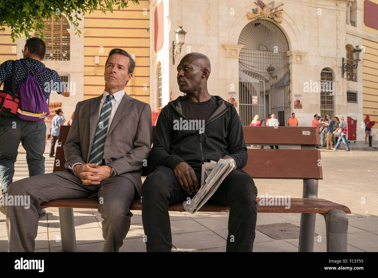 DOMINO, from left: Guy Pearce, Eriq Ebouaney, 2019. ph: Rolf Konow ...