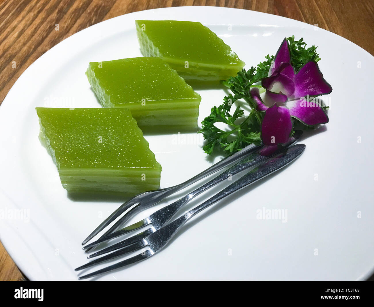 Thousand cake hi-res stock photography and images - Alamy