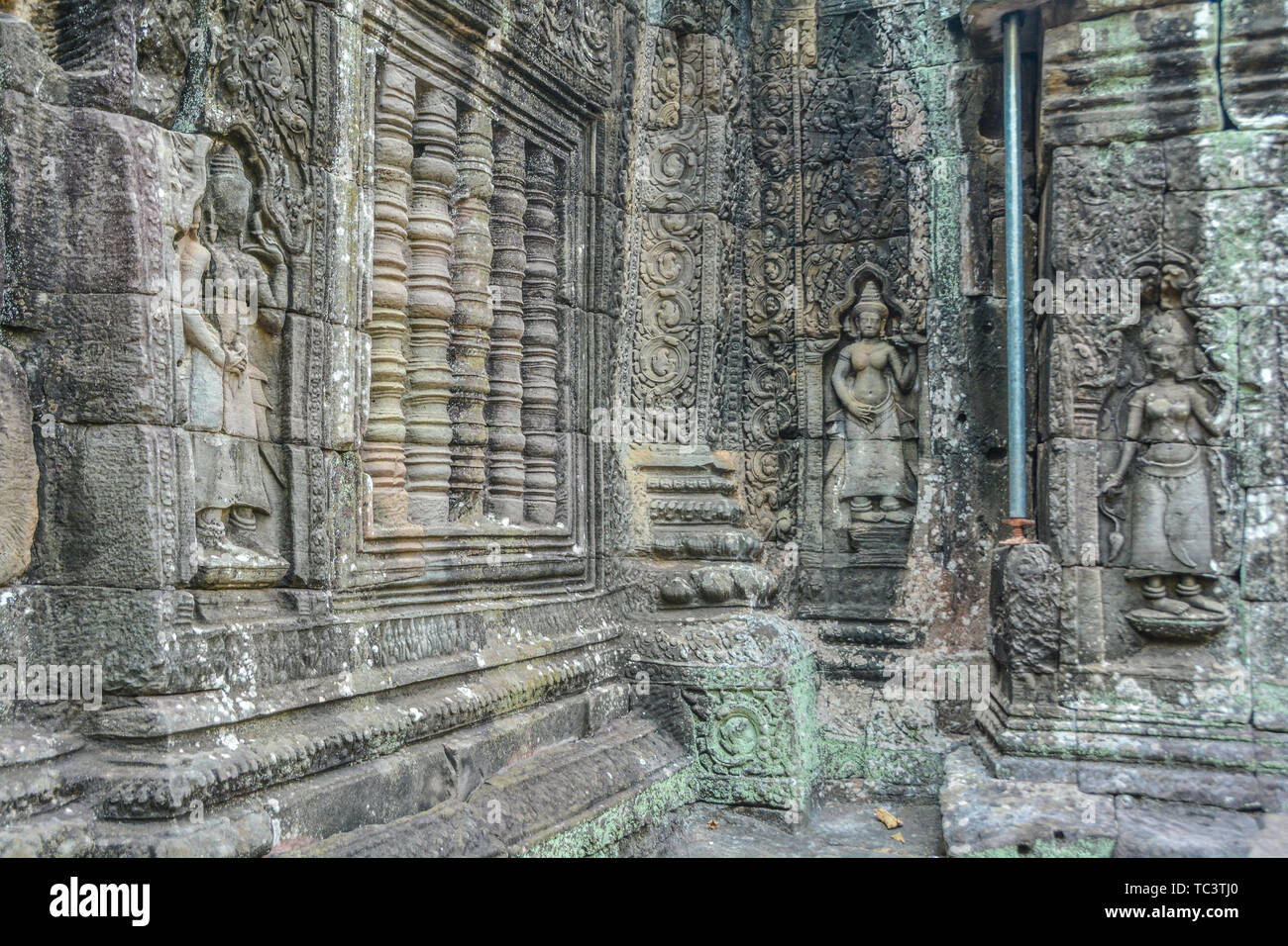 Angkor Wat Angkor's smile Stock Photo - Alamy