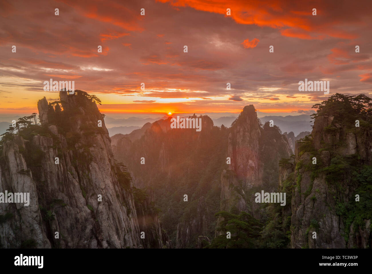The beginning of the xinfeng peak hi-res stock photography and images ...