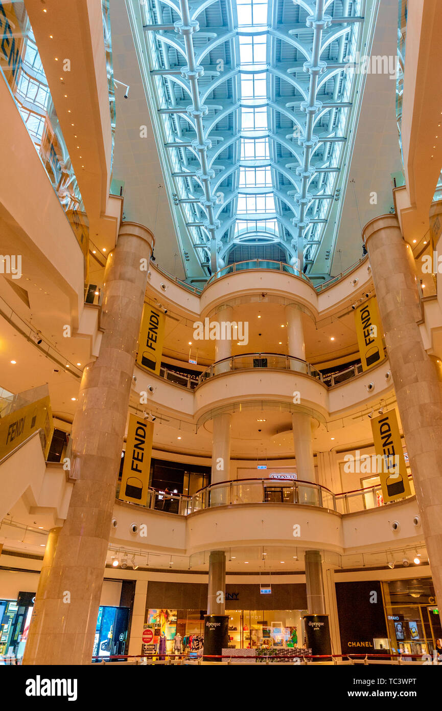 Taipei 101 Building Shopping Mall Stock Photos & Taipei 101 Building ...