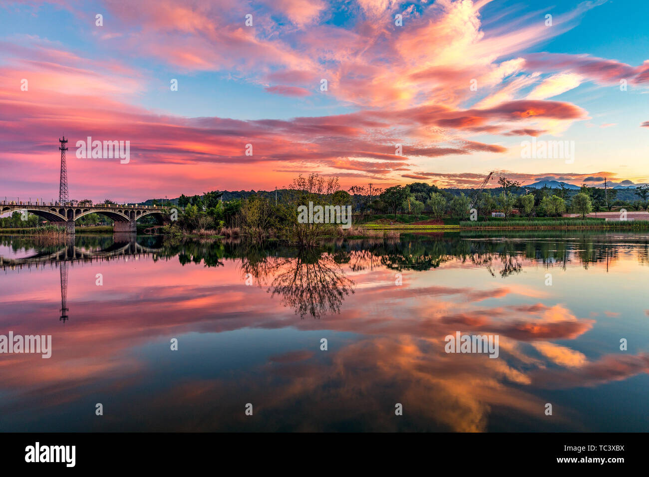 Weather and dawn waters with beautiful scenery hi-res stock photography ...