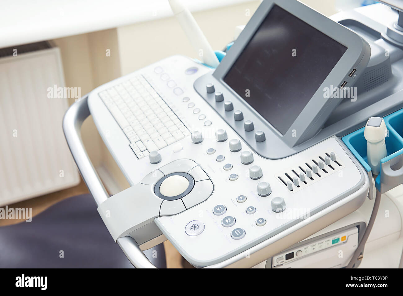 Modern ultrasound equipment in clinic Stock Photo - Alamy
