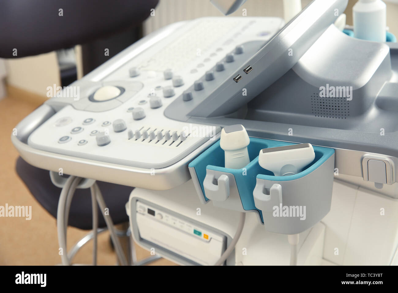 Modern ultrasound equipment in clinic Stock Photo - Alamy