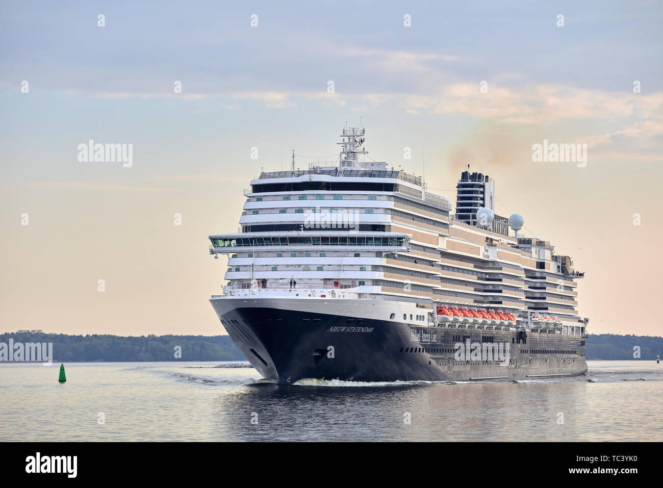 Holland america nieuw statendam hi-res stock photography and images - Alamy