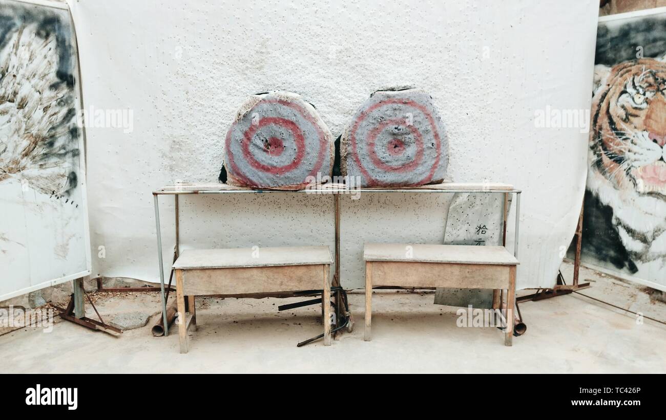 Target bench hi-res stock photography and images - Alamy