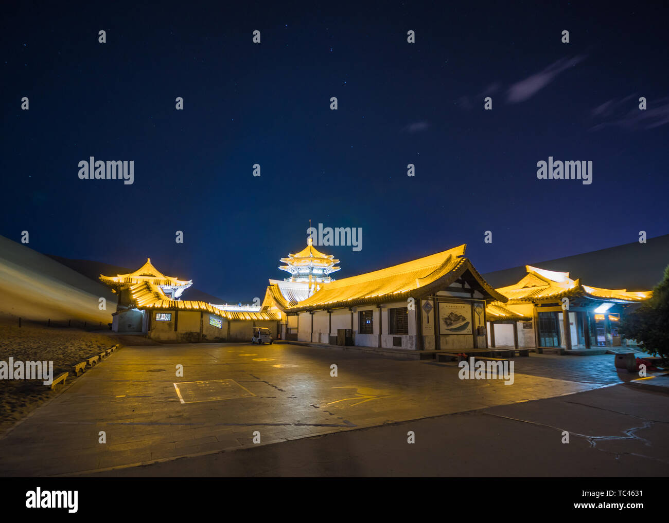 Crescent Spring in Mingsha Mountain, Dunhuang, Gansu Province, ancient ...