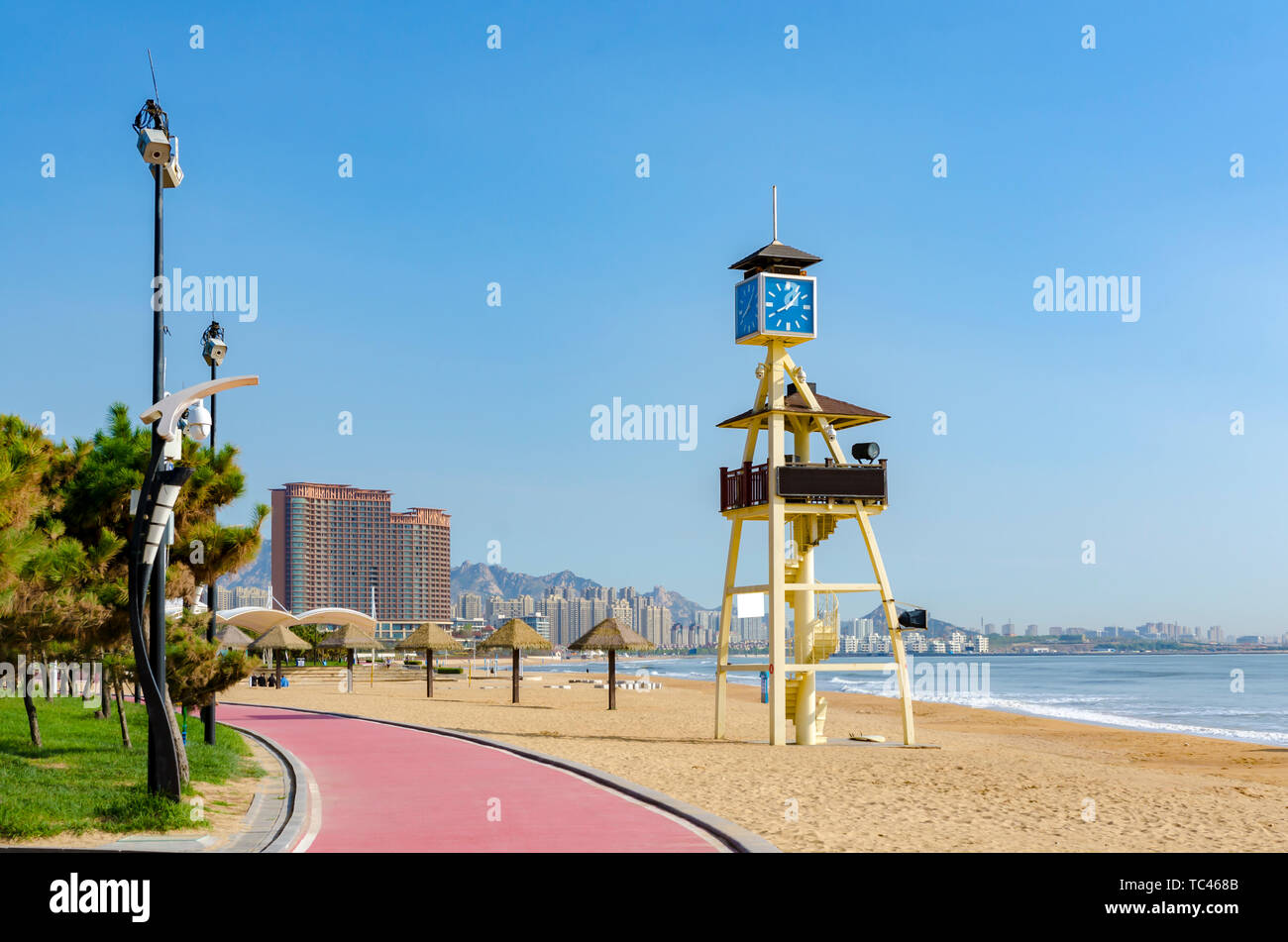 Seaside beach observation tower Stock Photo - Alamy