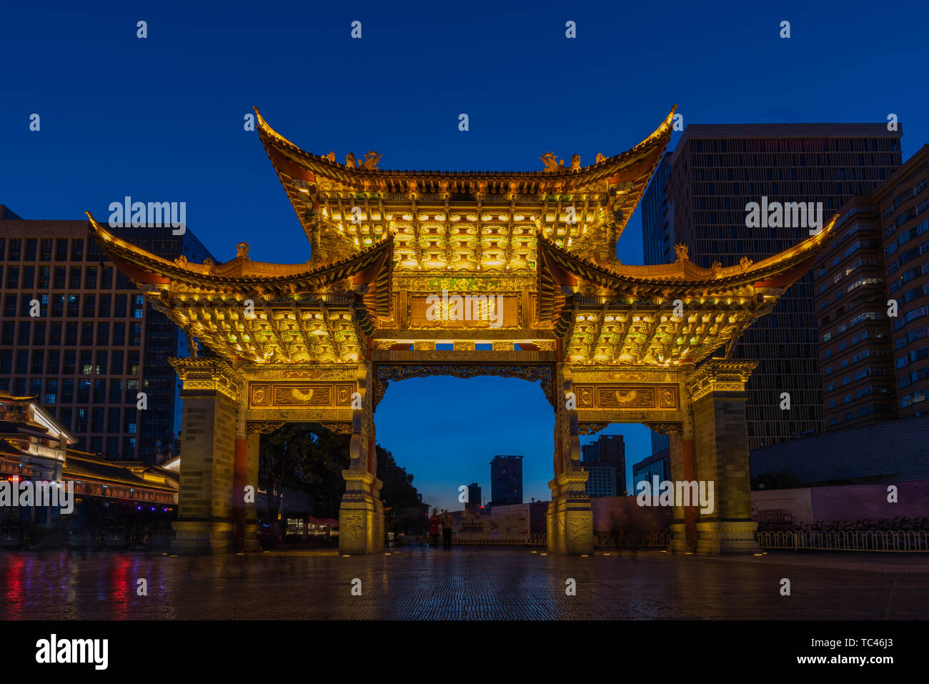 Kunming golden palace hi-res stock photography and images - Alamy