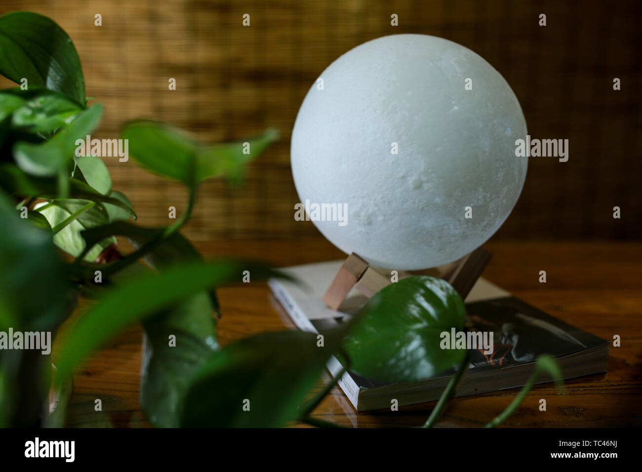 Earth lamps hi-res stock photography and images - Alamy