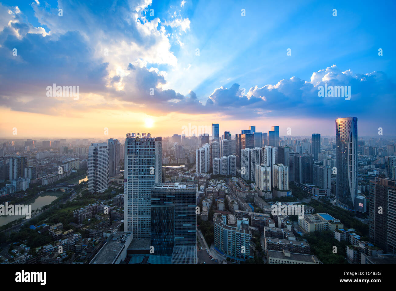 Sichuan chengdu sunset hi-res stock photography and images - Alamy