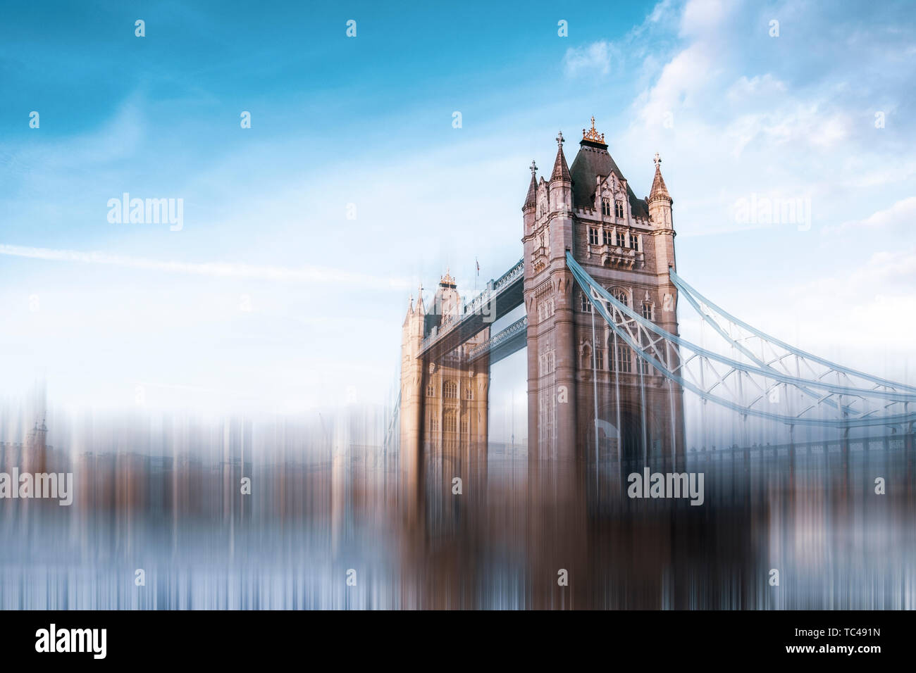 Famous bridges hi-res stock photography and images - Alamy