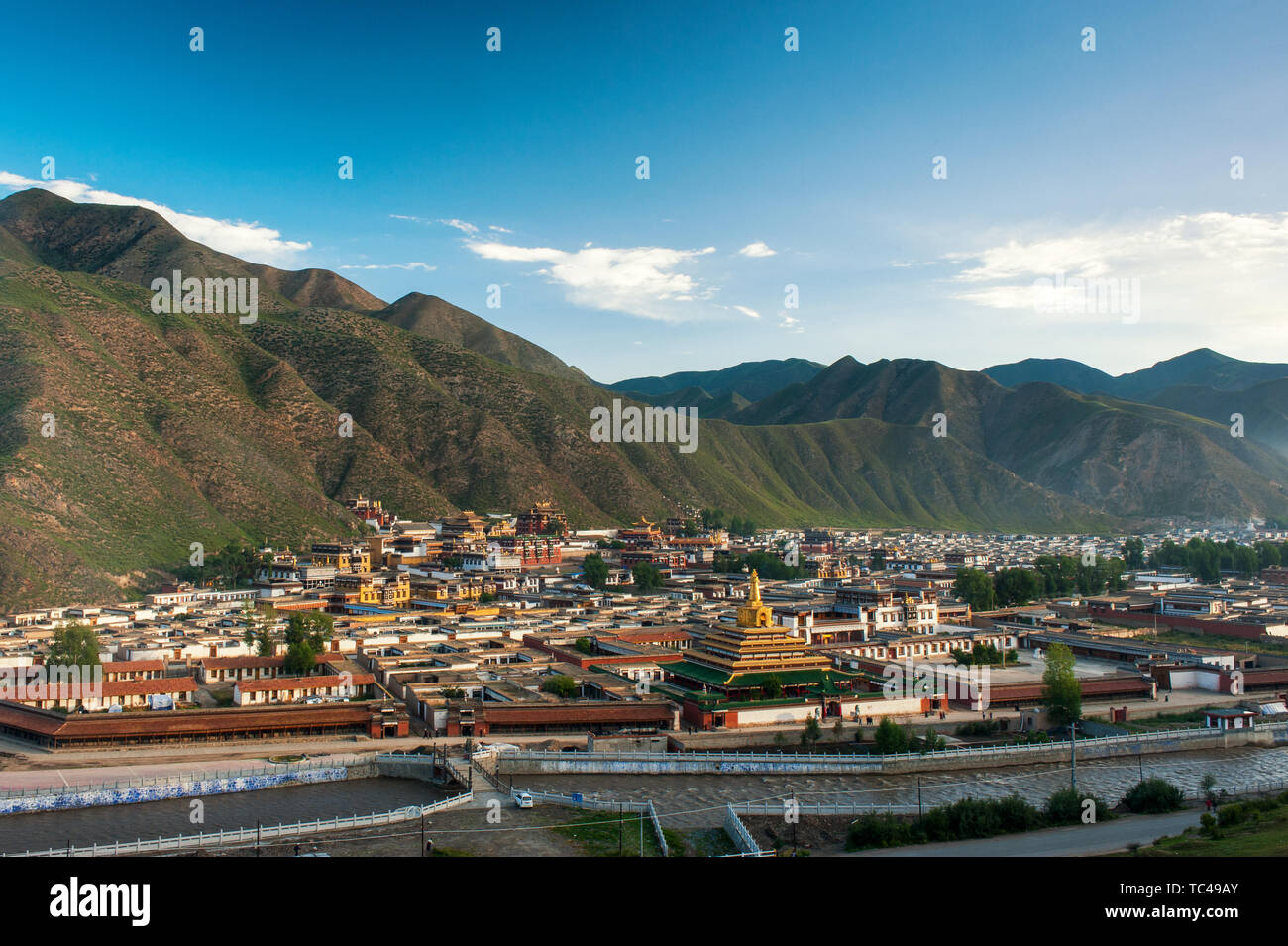 Gansu gansu gannan lablang temple temple hi-res stock photography and ...