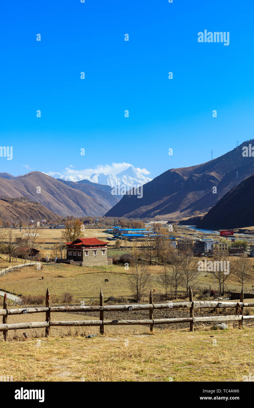 Fold mountainous plateau viewing platform Stock Photo - Alamy