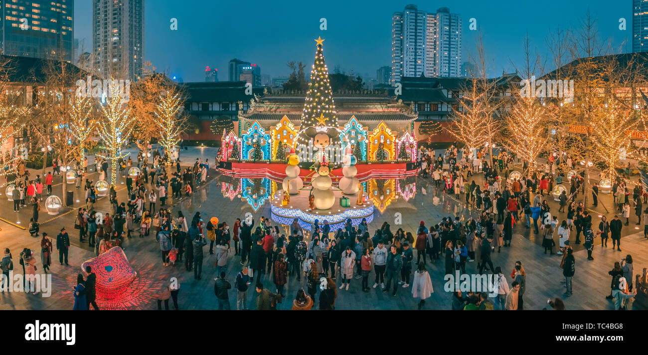 Chengdu Taikuri Commercial Street Christmas Eve celebrates Christmas ...