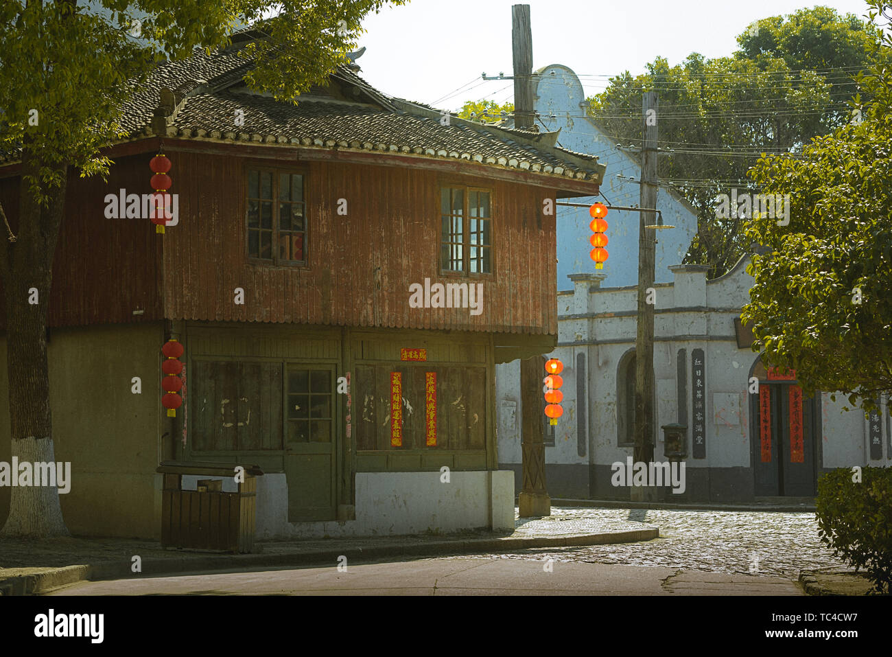 Shikumen style houses hi-res stock photography and images - Alamy