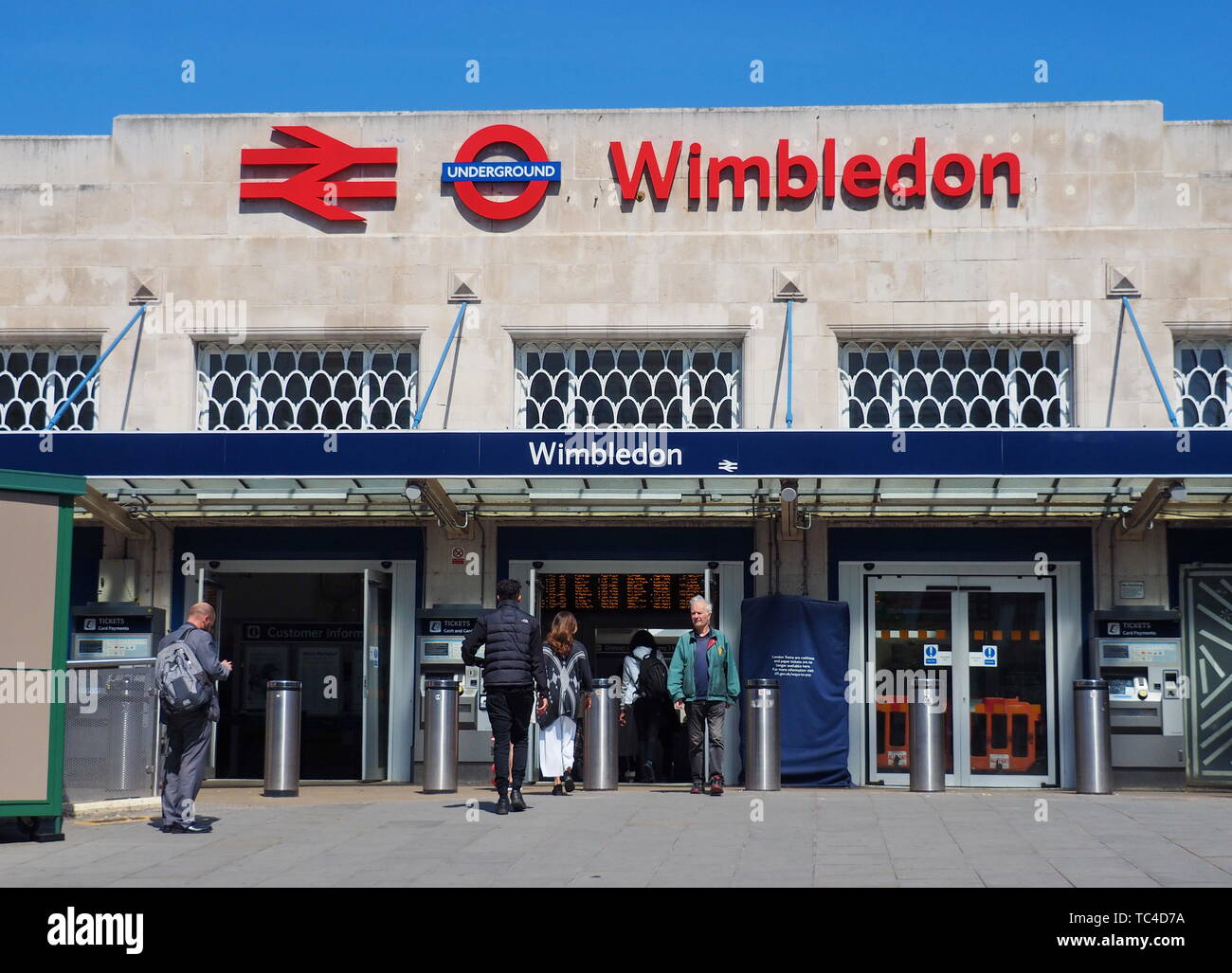 Wimbledon station hi-res stock photography and images - Alamy