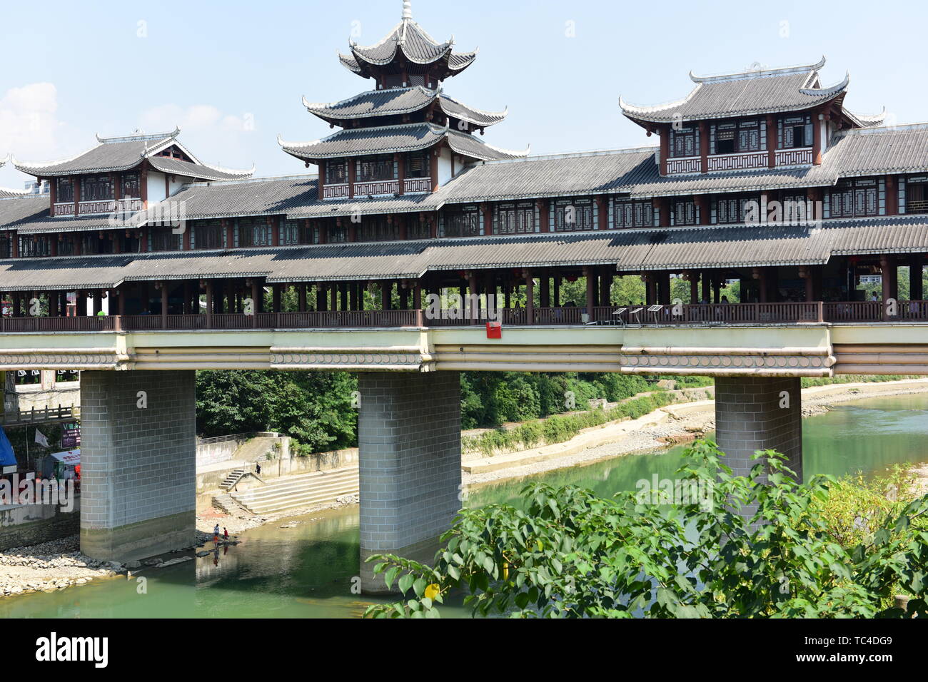 Dong family hi-res stock photography and images - Alamy