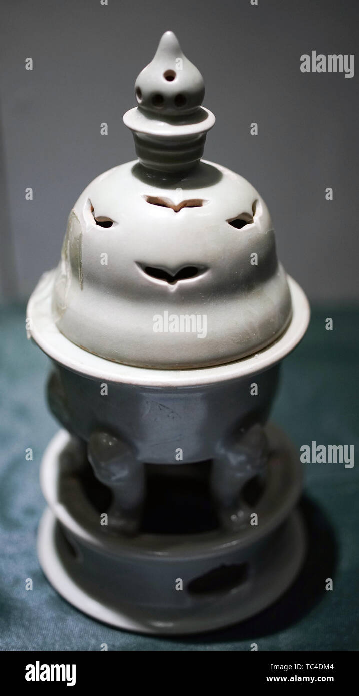 Tang Dynasty porcelain Stock Photo - Alamy