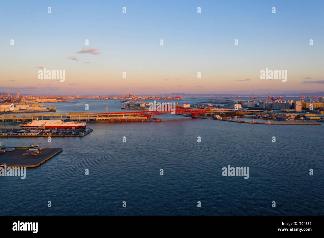 Kobe port container hi-res stock photography and images - Alamy