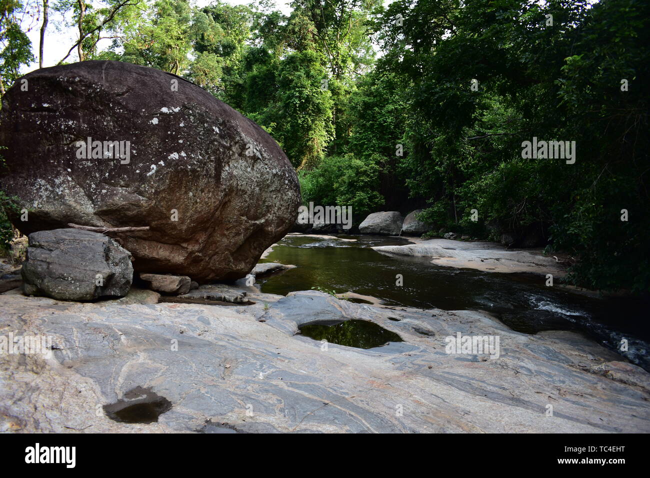 Adukamm Waterfalls and The Pambar River Stock Photo - Alamy