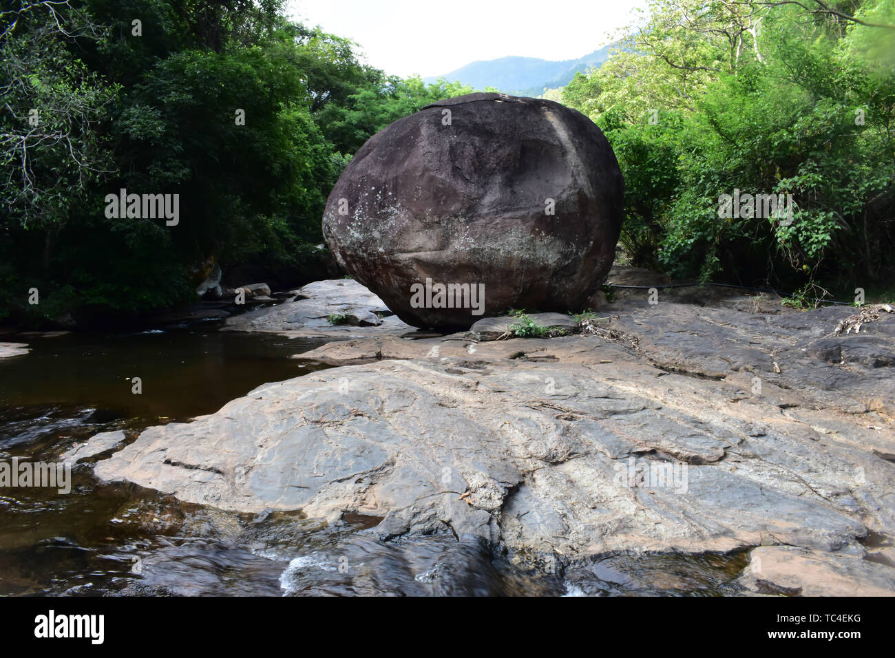 Adukamm Waterfalls and The Pambar River Stock Photo - Alamy