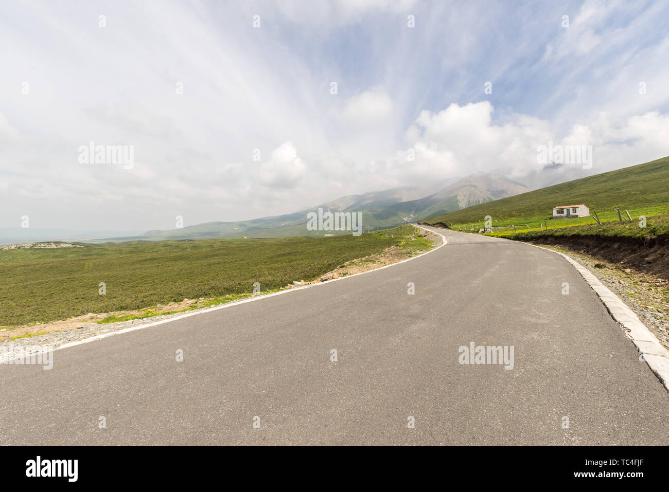 Highway on the plateau Stock Photo - Alamy