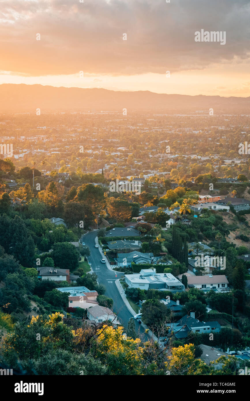 Sunset landscape view of the San Fernando Valley, from Mulholland Drive ...