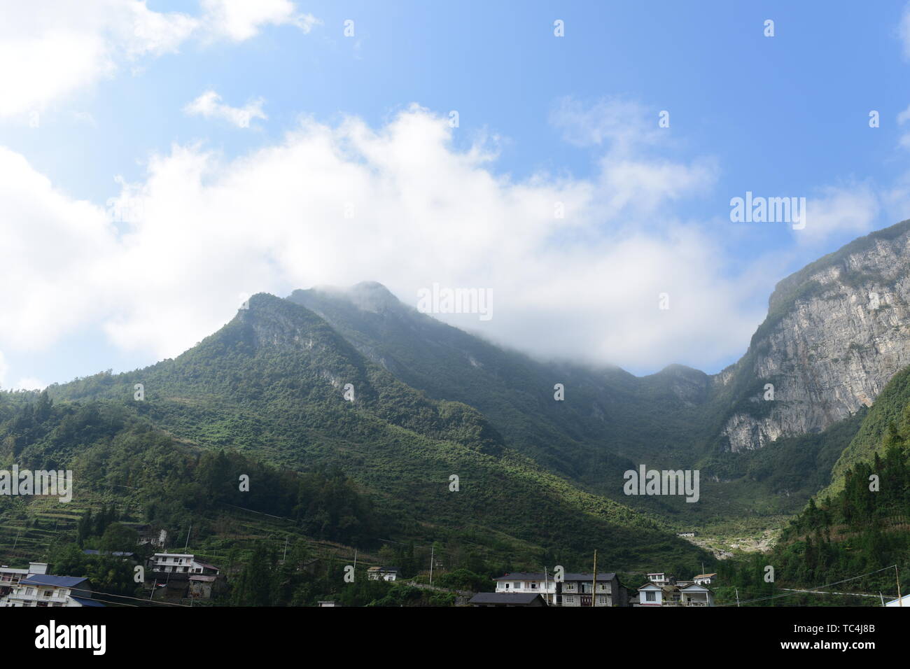 Dashan blue sky and white clouds Stock Photo - Alamy