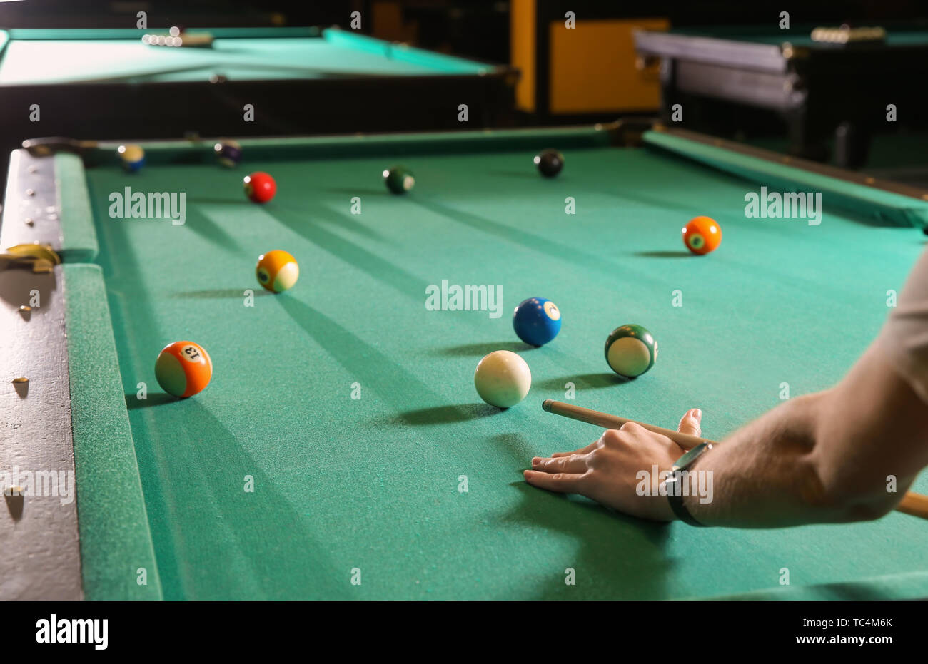 Young female billiard player hi-res stock photography and images - Alamy