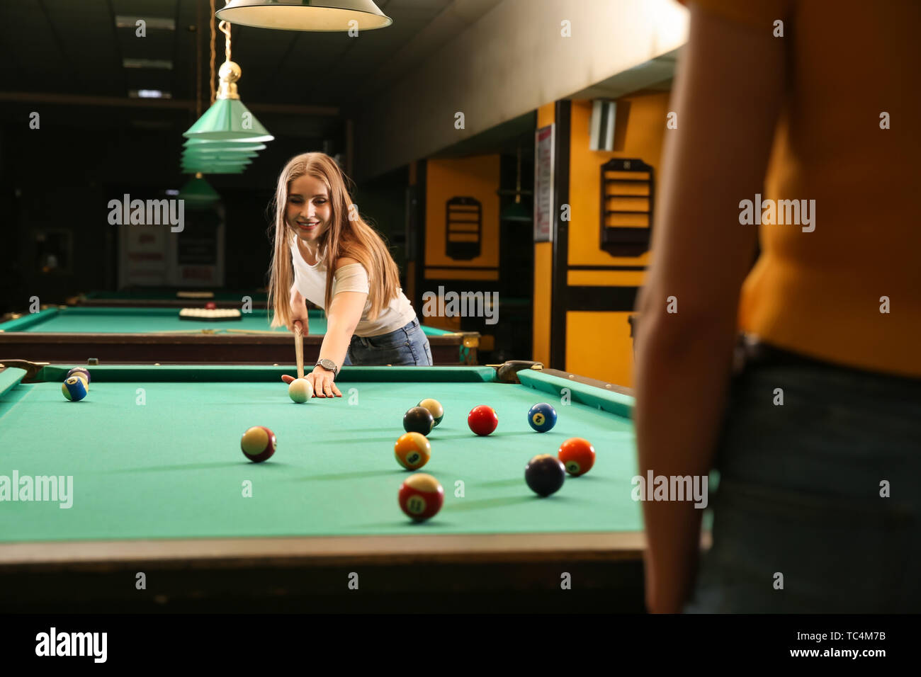Young female billiard player hi-res stock photography and images - Alamy
