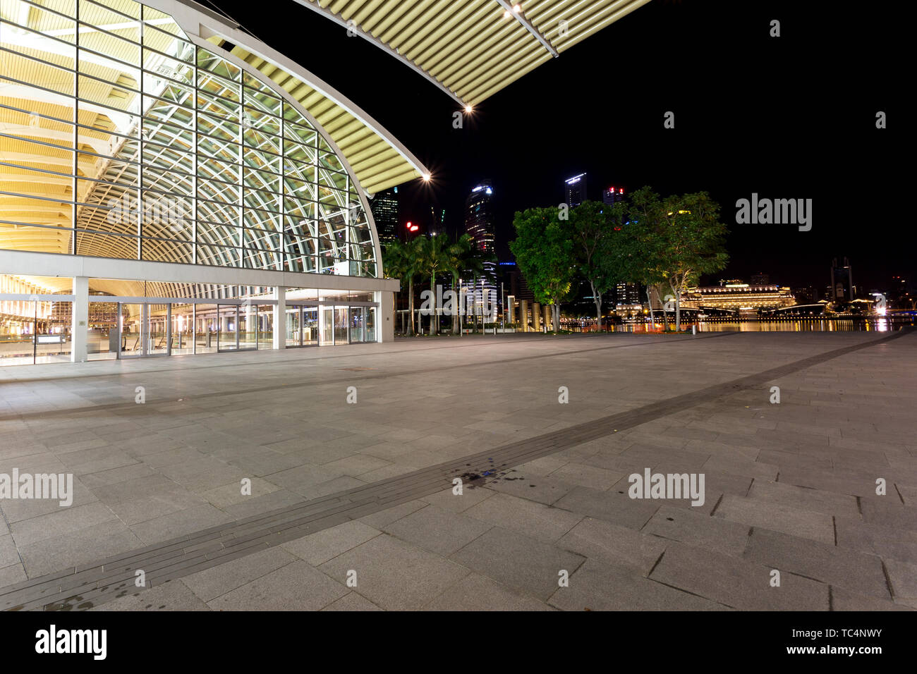 illuminated urban building exterior Stock Photo - Alamy