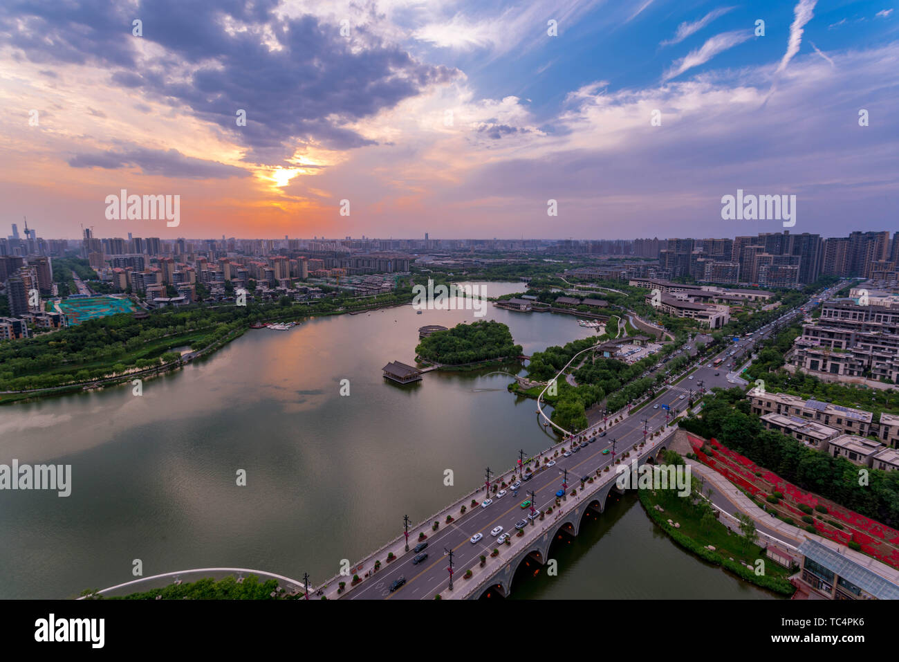 Qujiang qujiangchi qujiangchi site park hi-res stock photography and ...