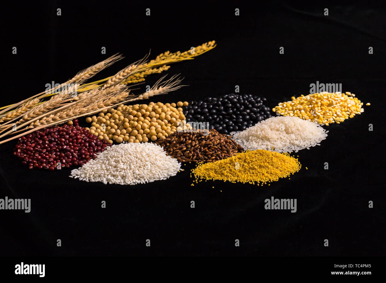 Pictures of miscellaneous grain materials Stock Photo - Alamy