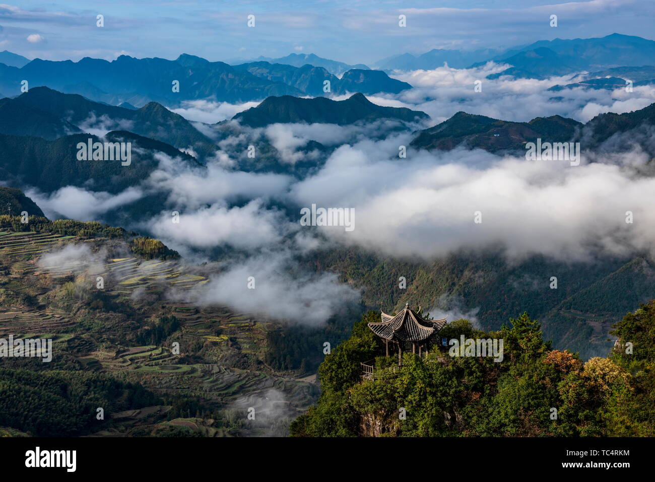 Southern sharp rock clouds Stock Photo - Alamy