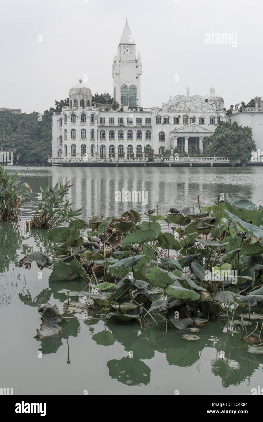 Guangzhou White House - Liuhua Lake Park Stock Photo - Alamy