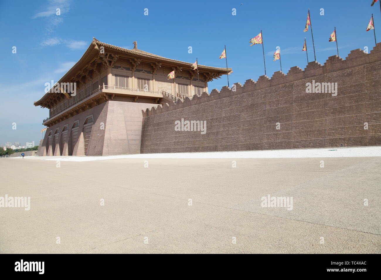Daming palace national site park hi-res stock photography and images ...